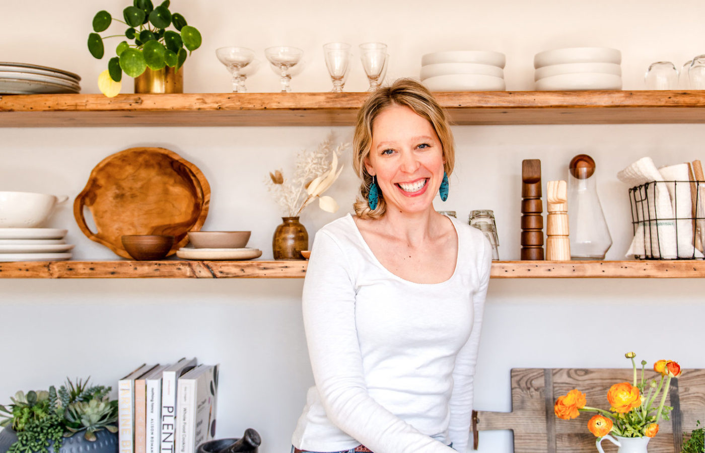 Amanda Paa's Kitchen Is Centered Around Good Lighting - SemiStories