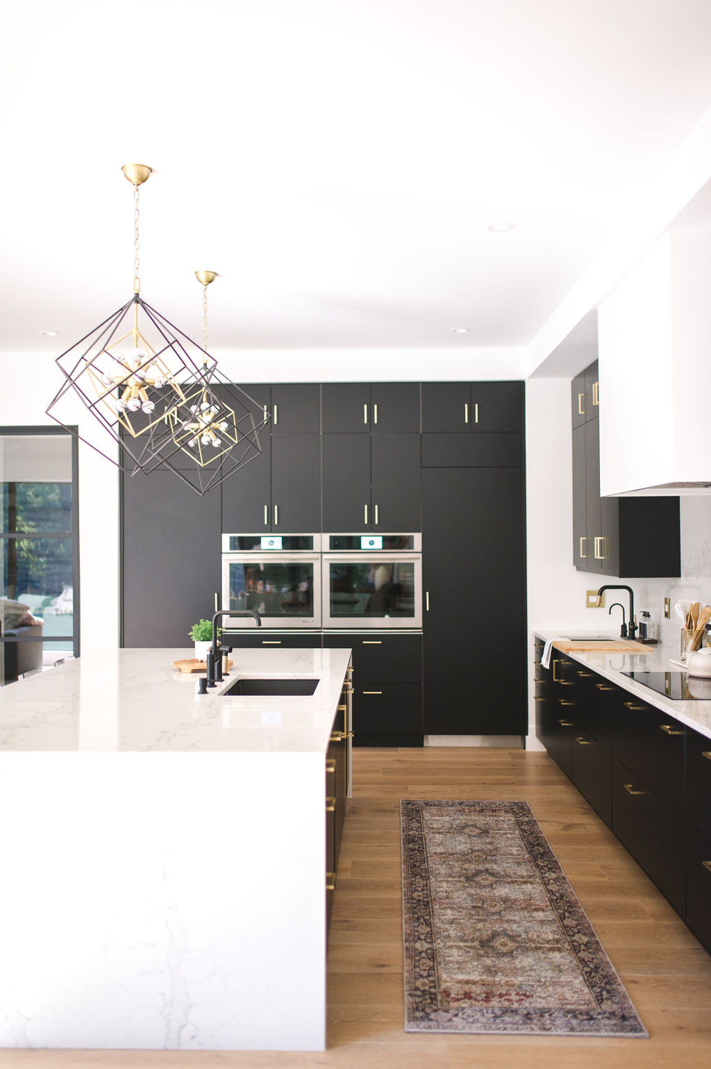 10 Inches Made All the Difference in This Kitchen Layout - SemiStories