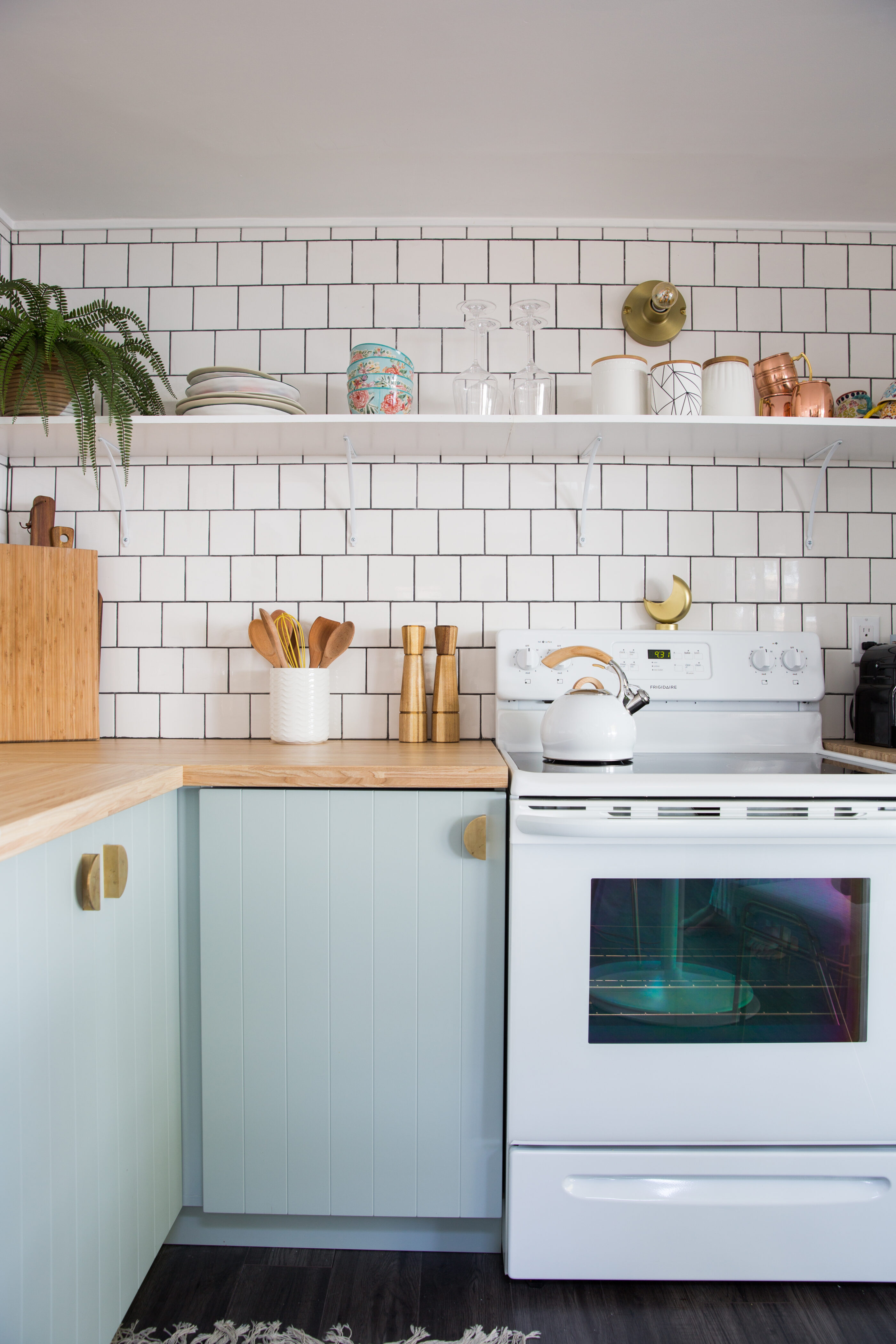 6 Blue Kitchen Cabinets That Inspire a Calm Cooking Space - SemiStories