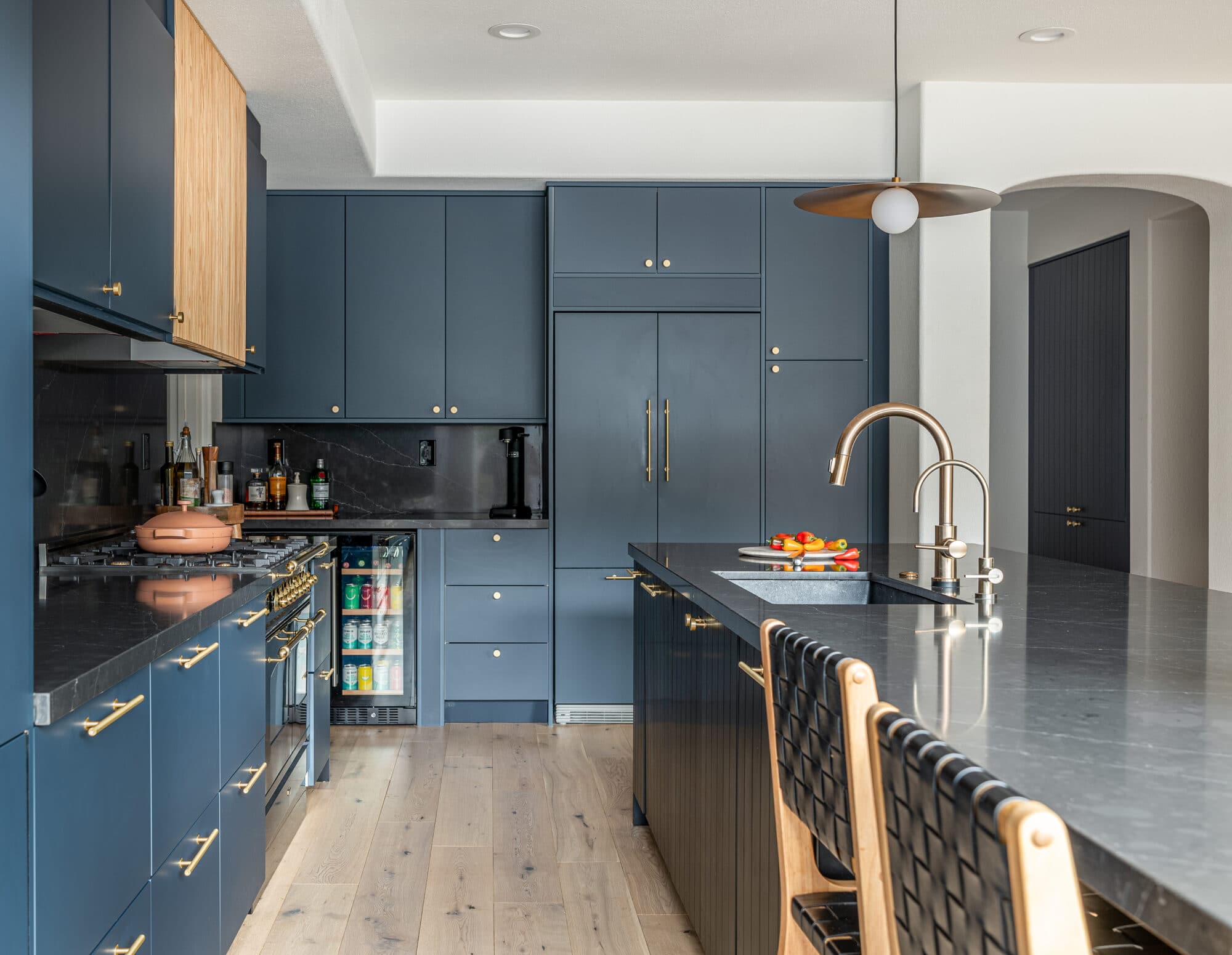 Inside a Kitchen With Beautiful Dark Kitchen Cabinets - SemiStories