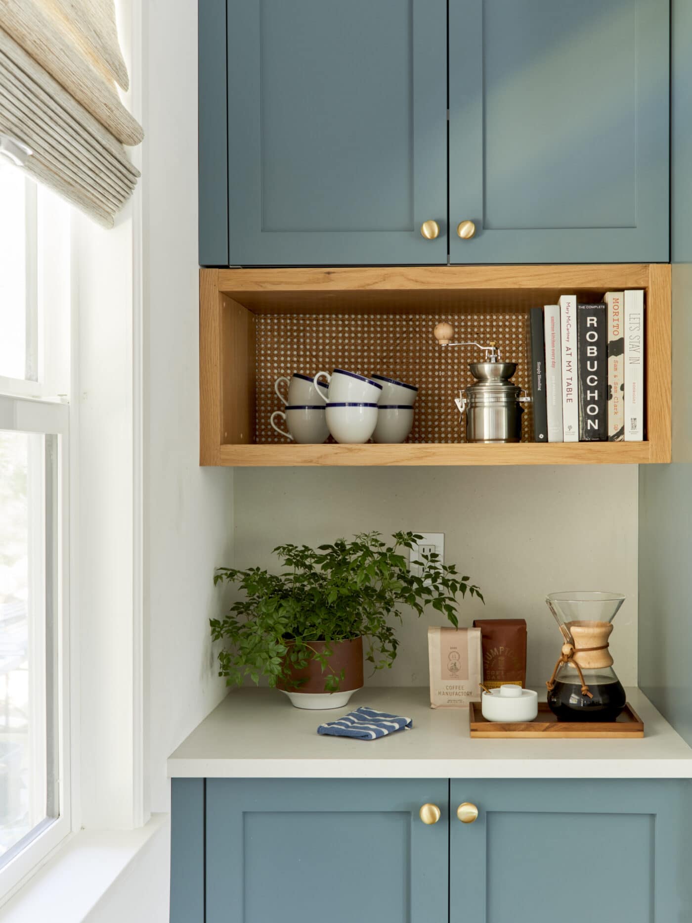 Cookbook Storage Ideas for Every Type of Kitchen - SemiStories