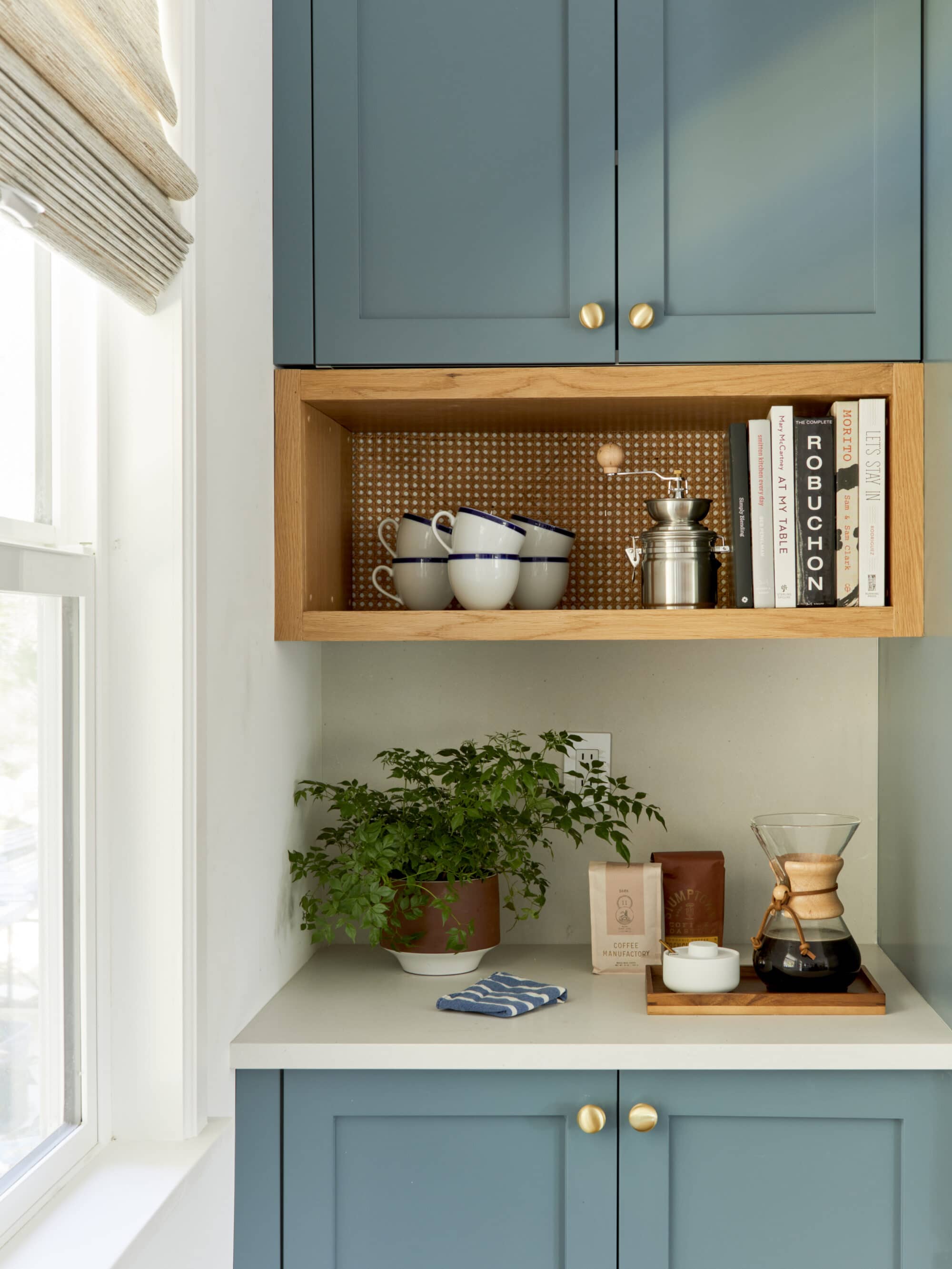 Cookbook Storage Ideas for Every Type of Kitchen - SemiStories