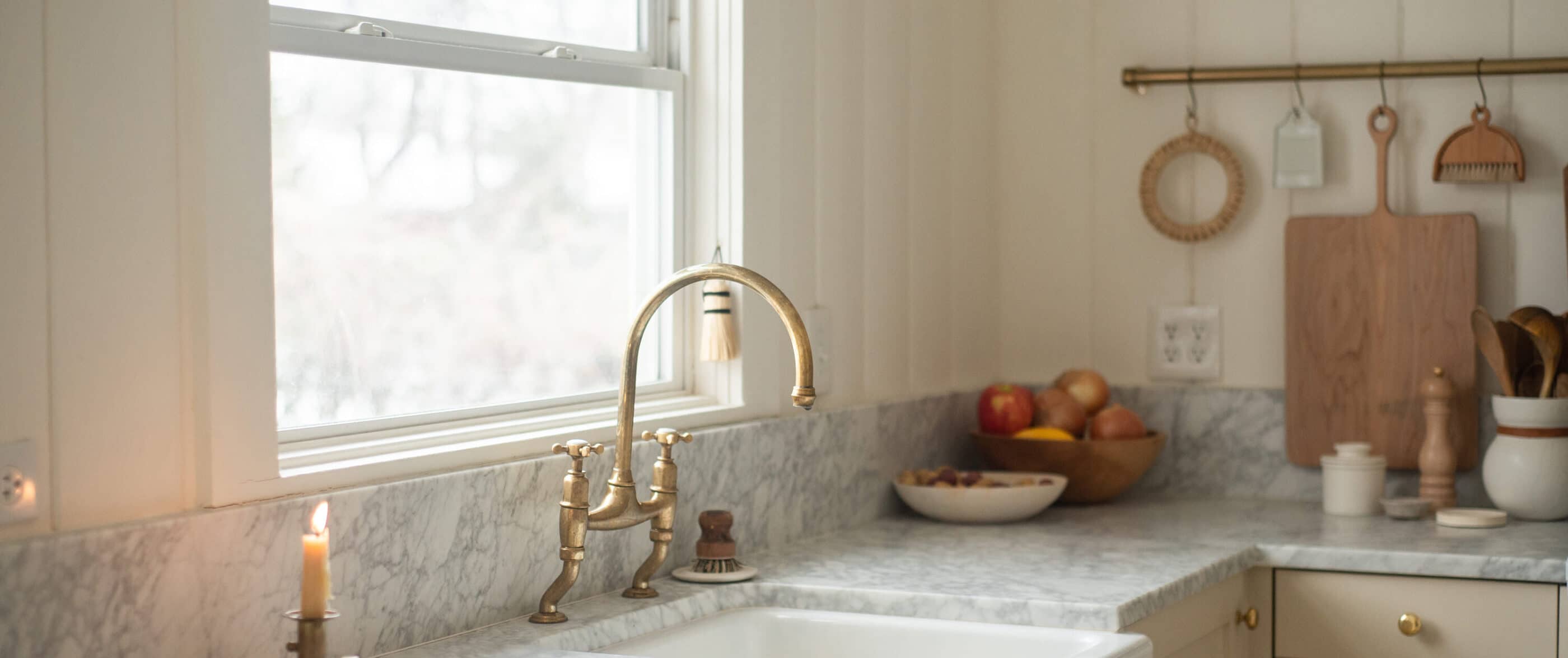 Cottagecore Fans: You’re Going to Love This Neutral Kitchen - SemiStories