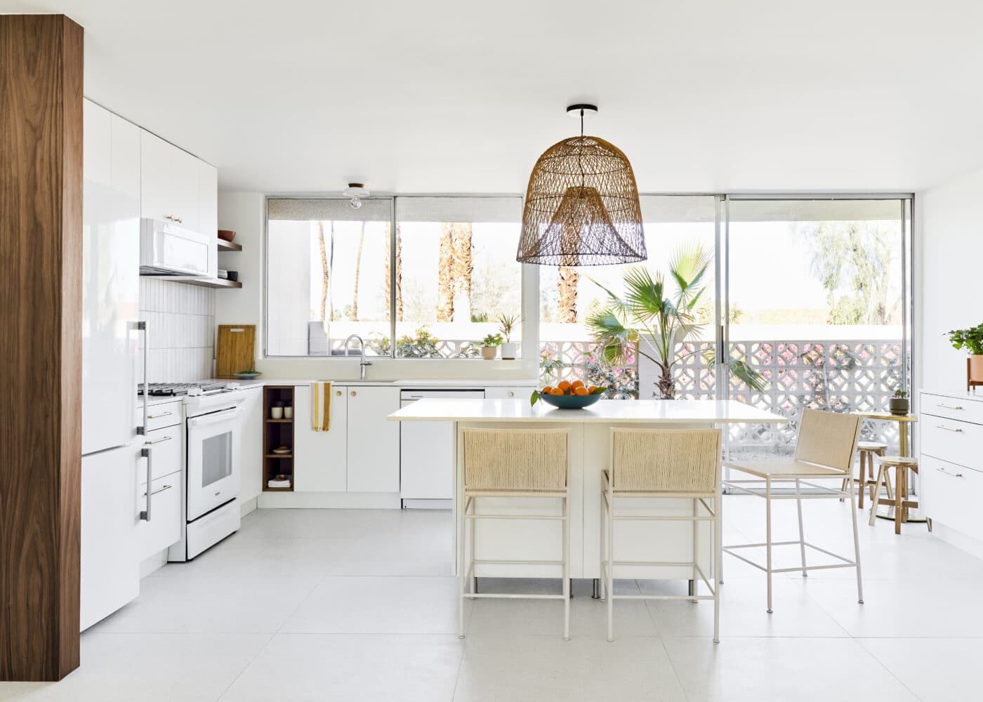 This White Palm Springs Kitchen Was Done on a Budget