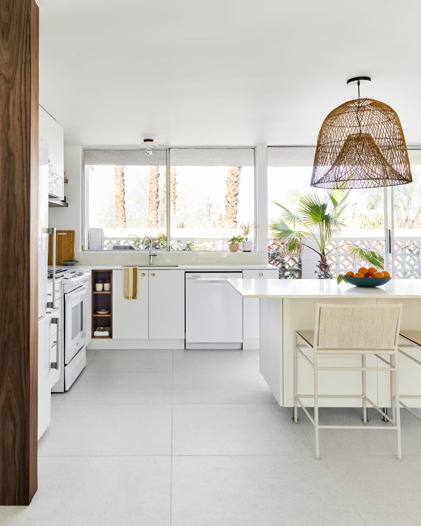 This White Palm Springs Kitchen Was Done on a Budget