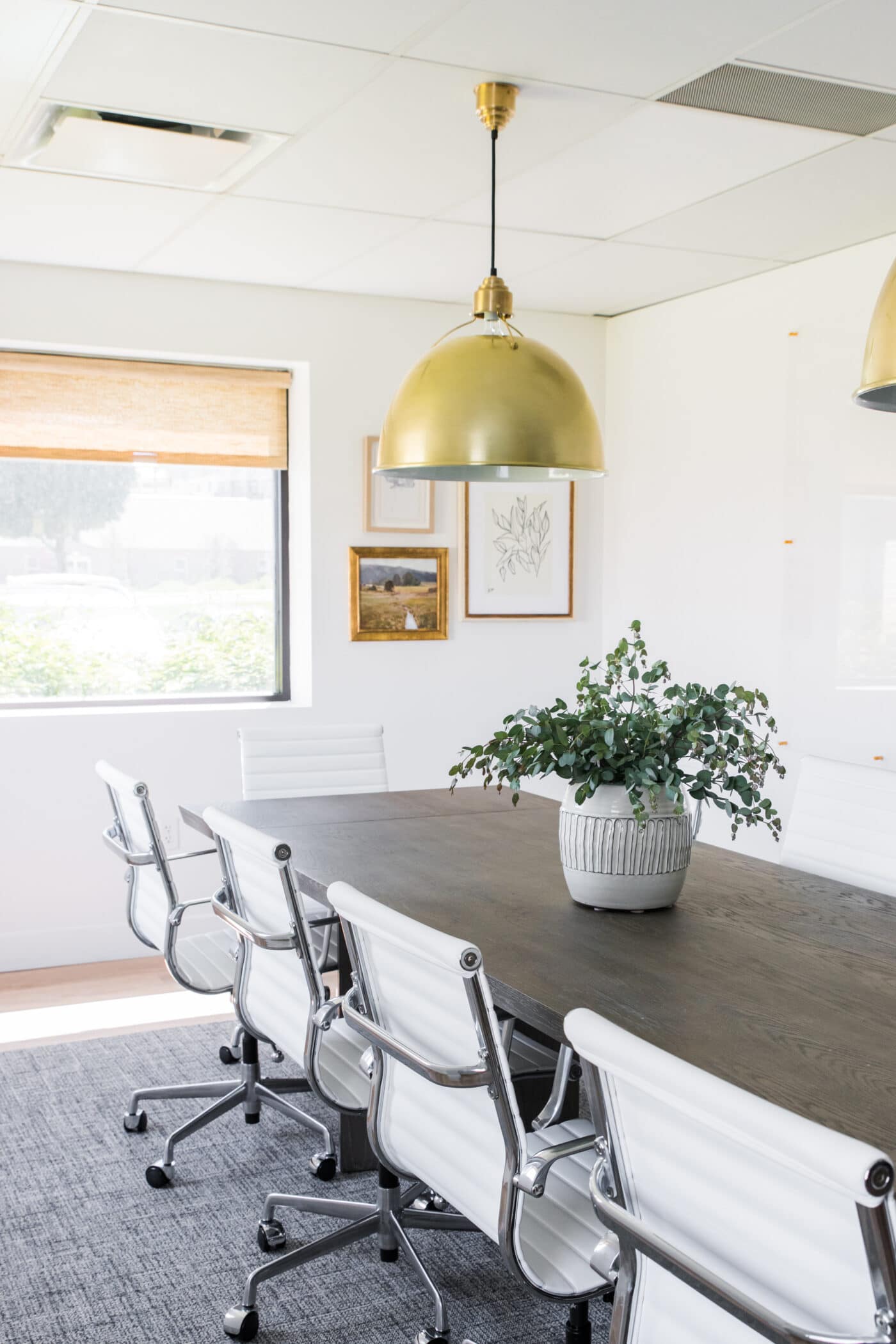 Thoughtful Storage and Warm Decor Make This Chic Office Feel Like a ...