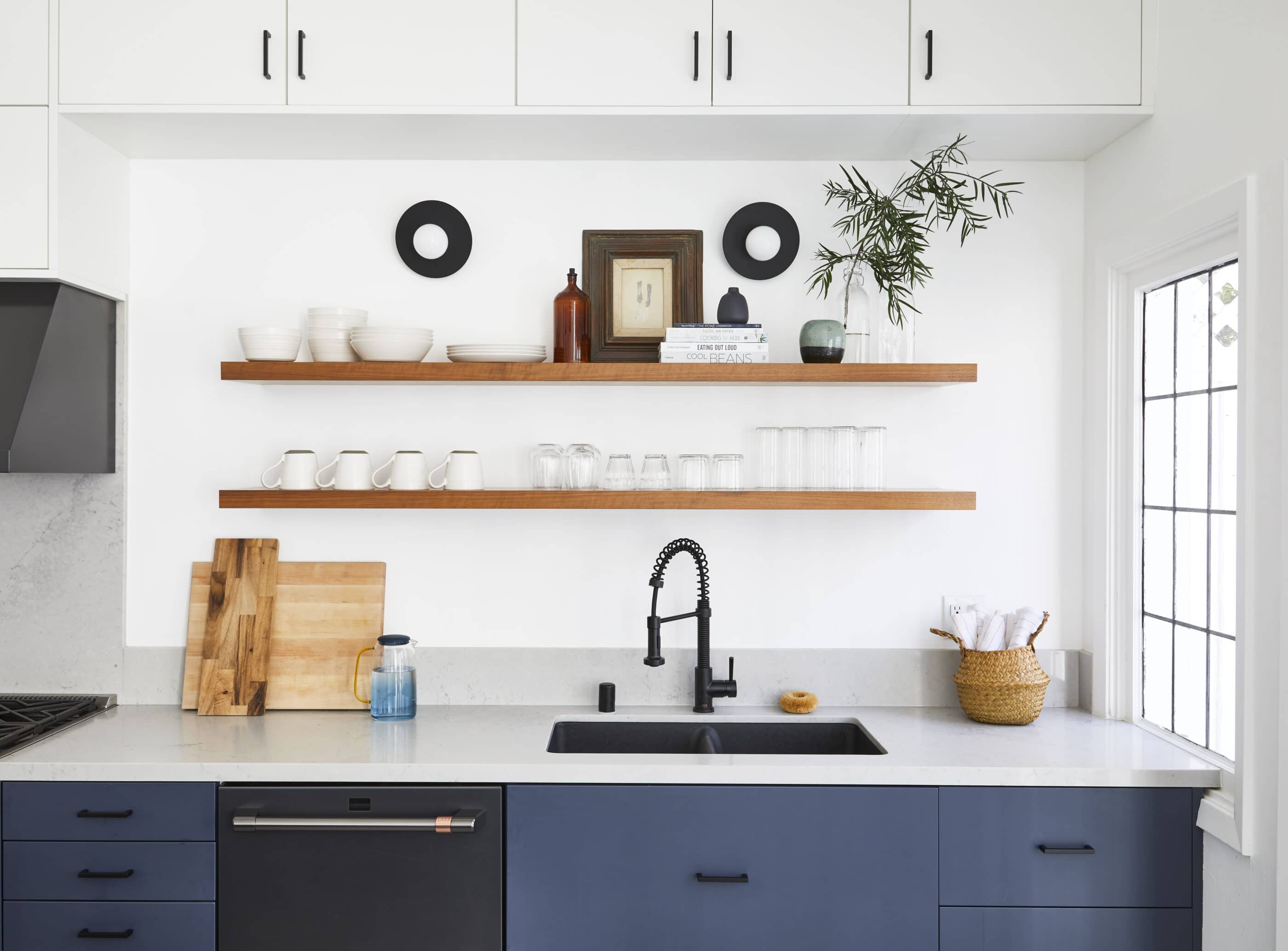 The Ultimate Guide to Floating Shelves