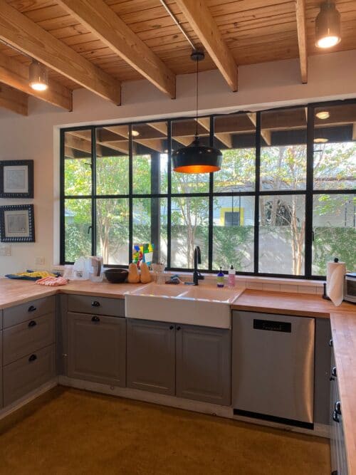 An Unspired Kitchen Gets an Authetnitc Makeover With Semihandmade