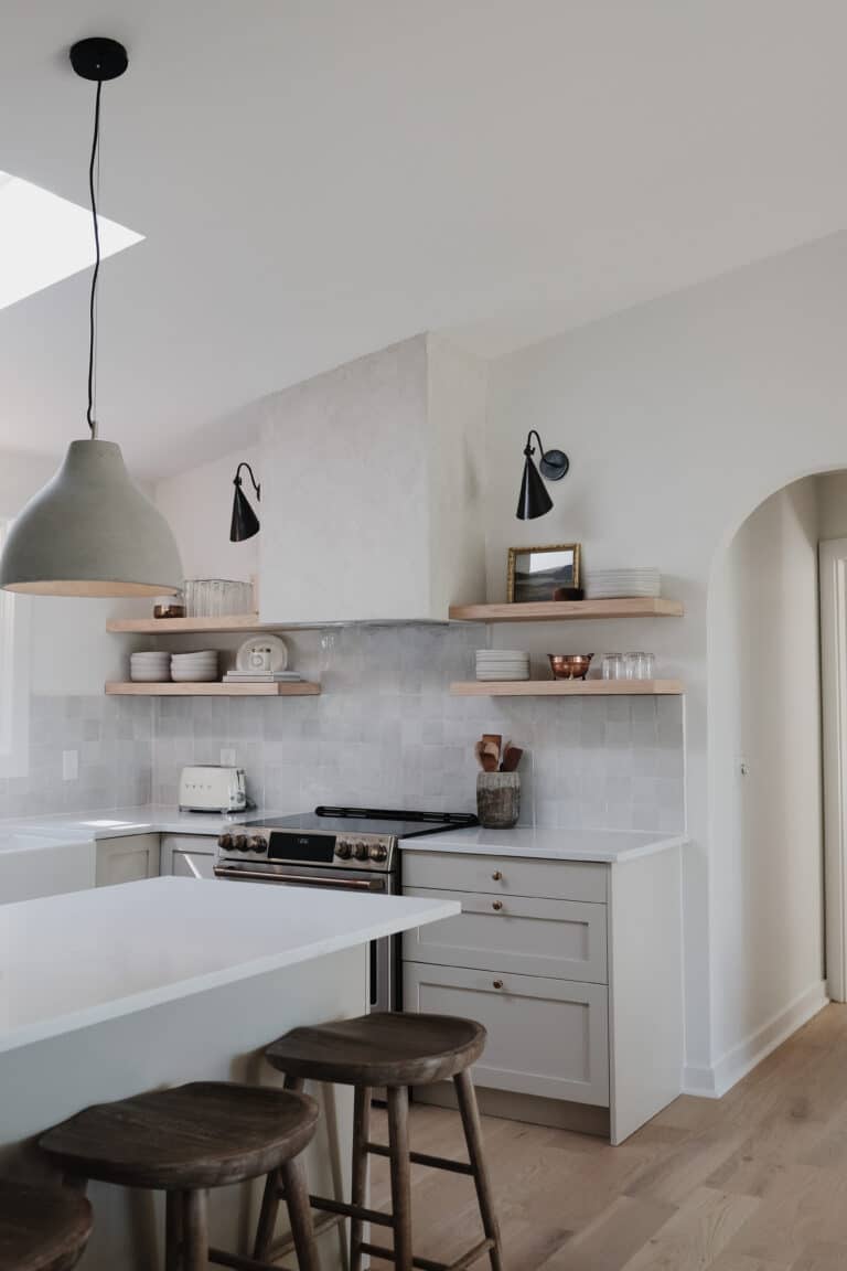 How To Choose the Right Hardware for Your Cabinet Fronts