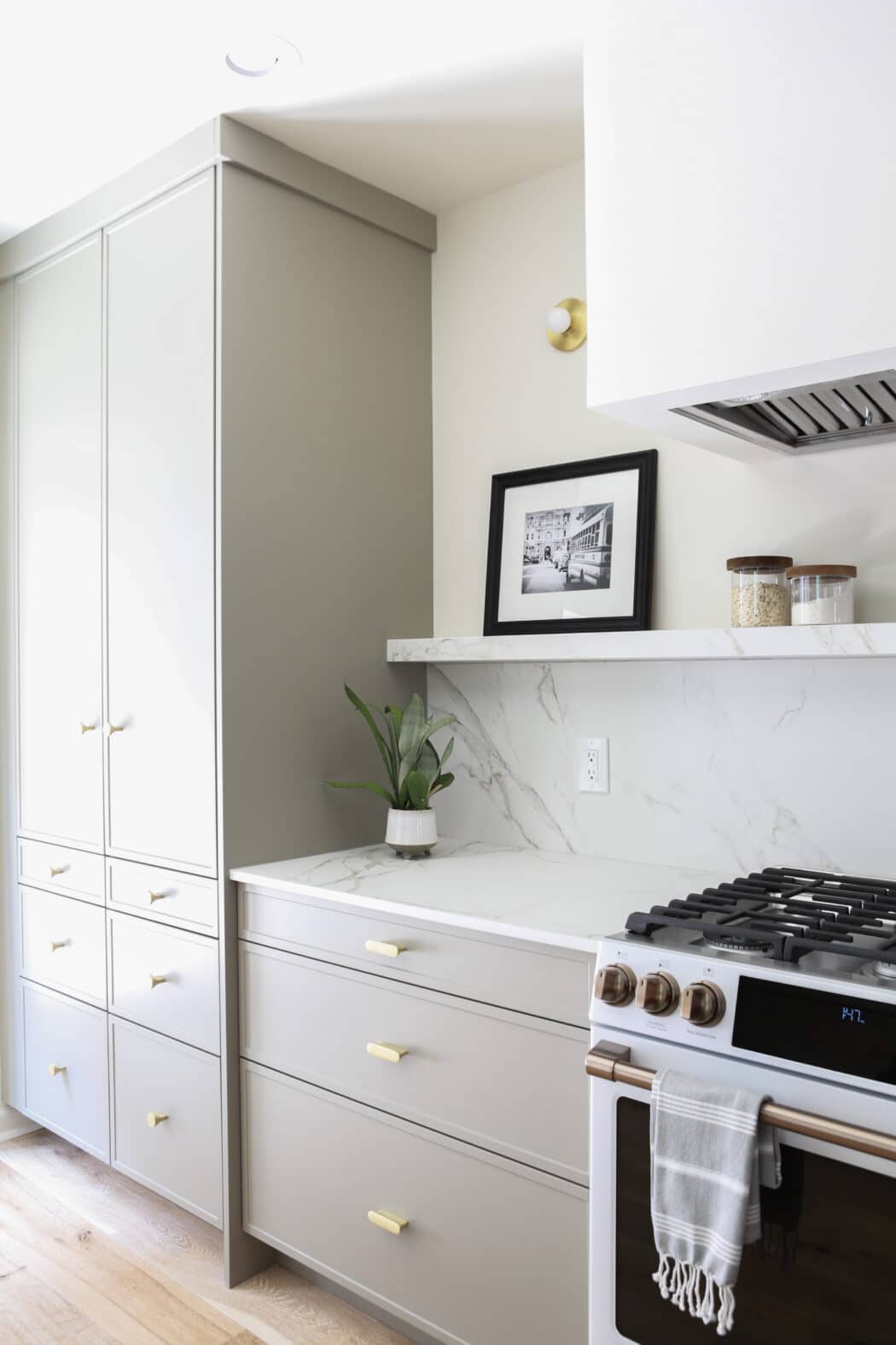 How To Choose the Right Hardware for Your Cabinet Fronts