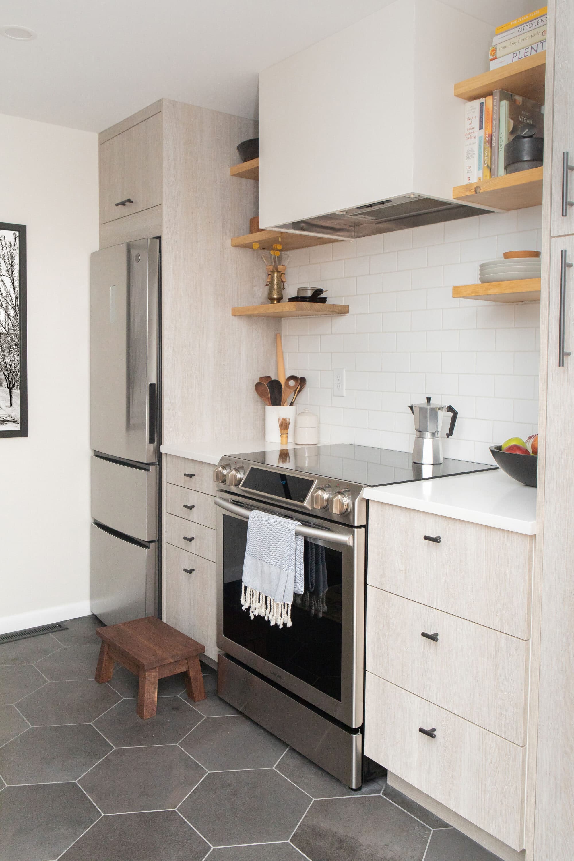 How To Choose the Right Hardware for Your Cabinet Fronts