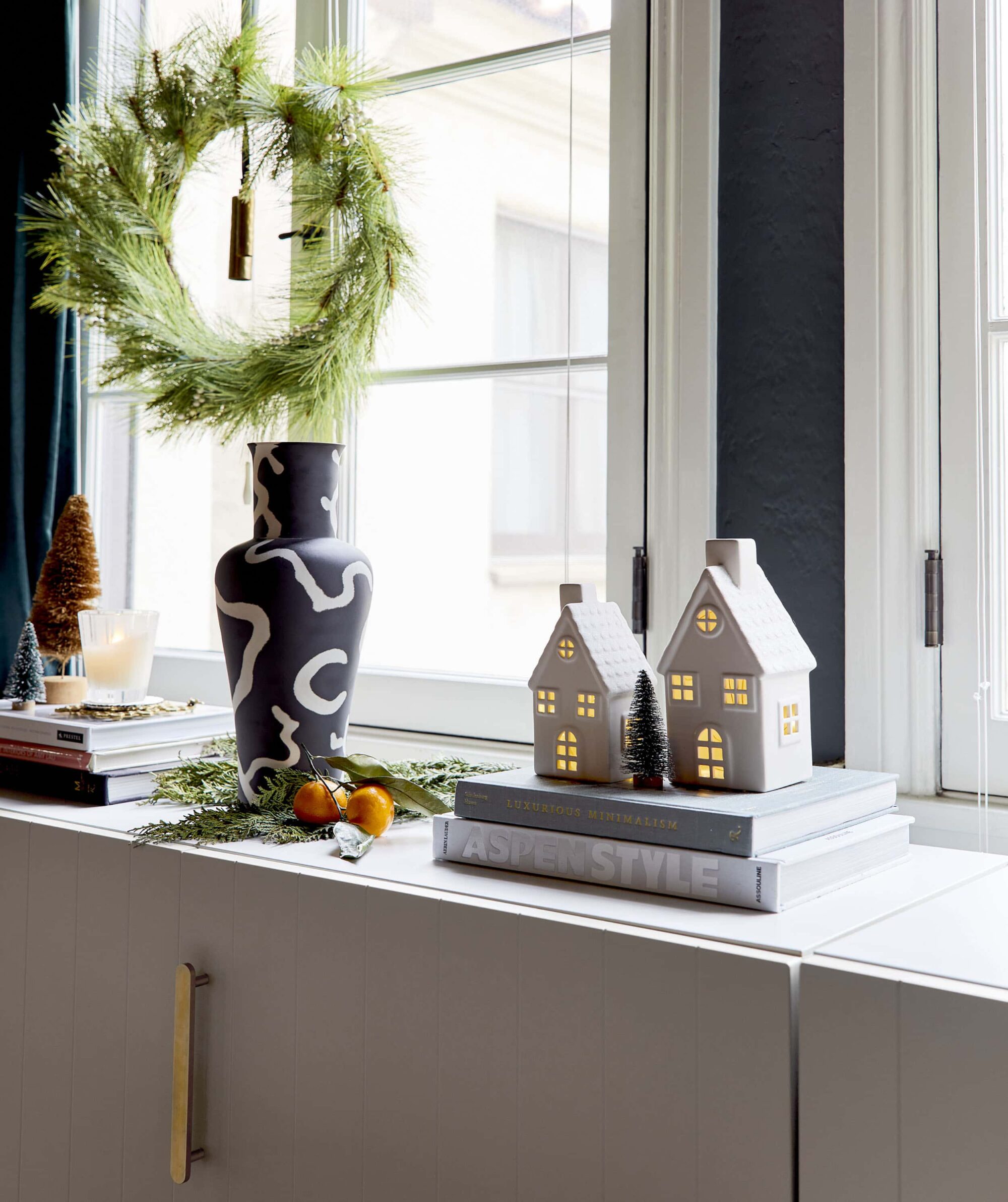 A Design Stylist's Guide to Holiday Decorating