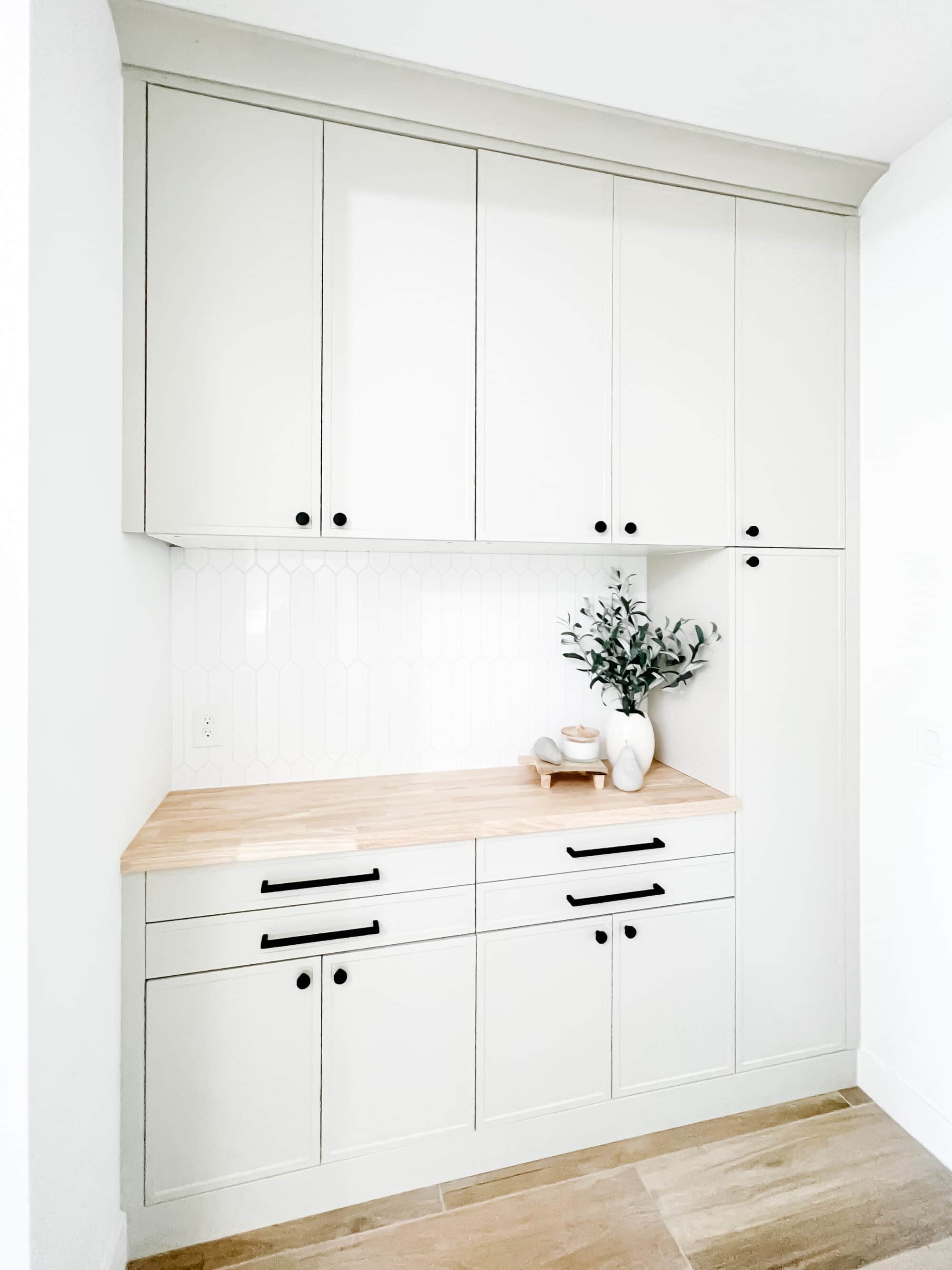 White Cabinetry Is Here to Stay: Learn the History of This Timeless Trend