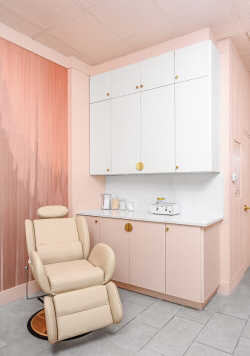 Retro Details Give This Pink Beauty Salon Renovation a Modern Edge