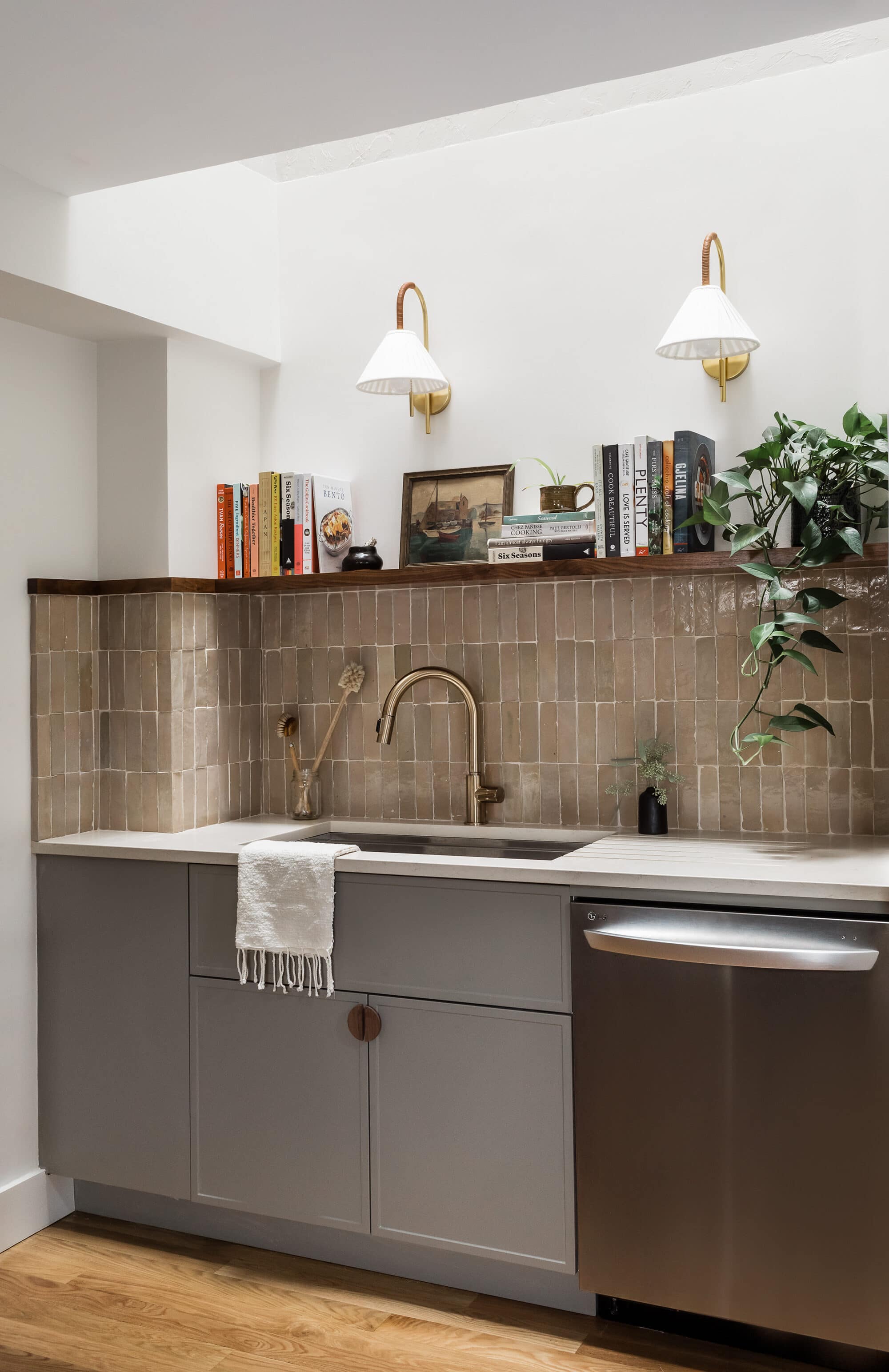 A Pennsylvania Kitchen Gets a Tranquil, Budget-Friendly Update