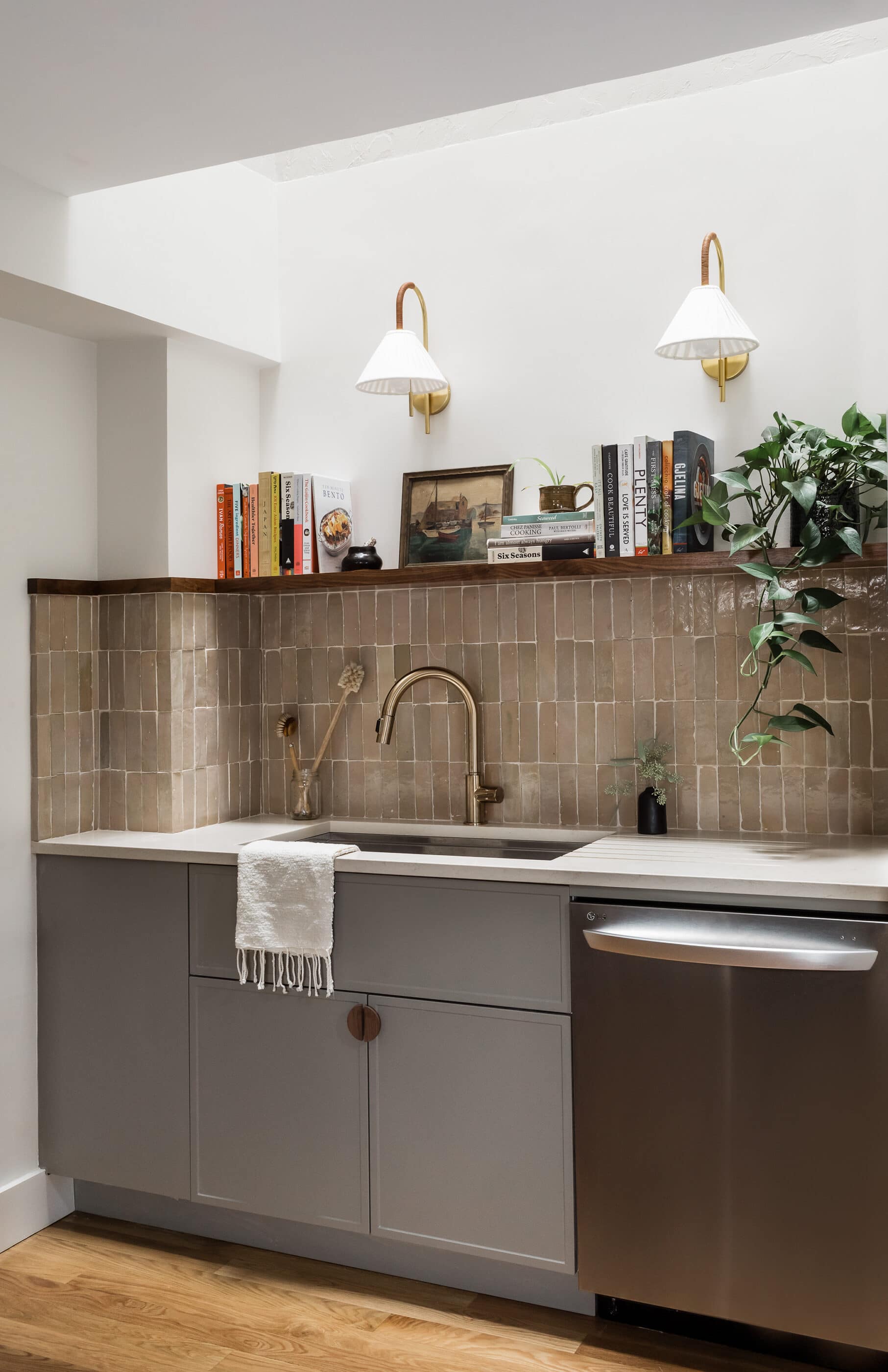 A Pennsylvania Kitchen Gets a Tranquil, Budget-Friendly Update