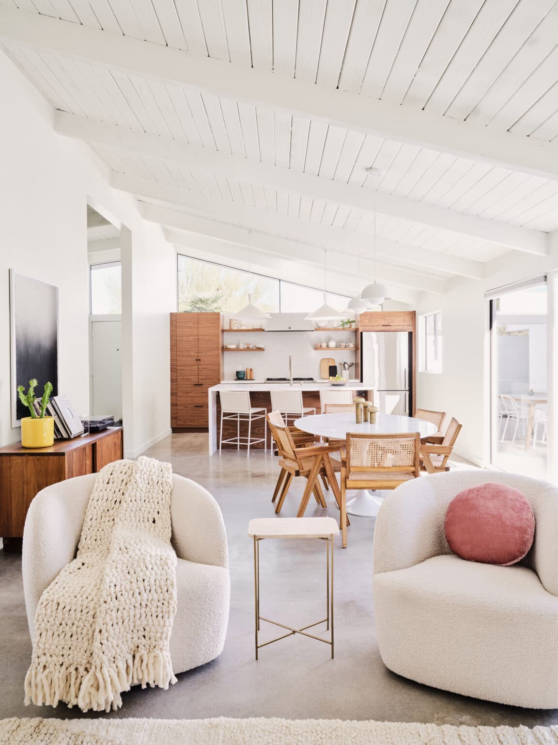 This Palms Springs Home Embraces Midcentury Roots