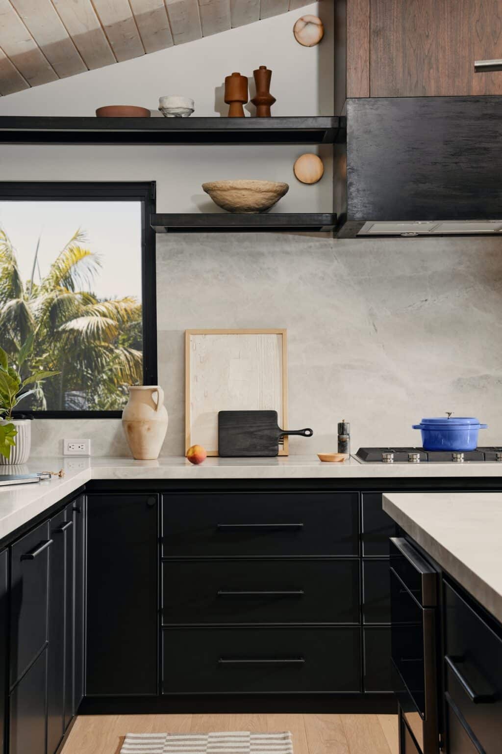 This California Kitchen Was Designed Around an Ocean View