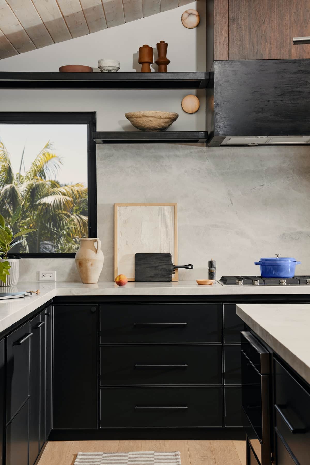 This California Kitchen Was Designed Around an Ocean View