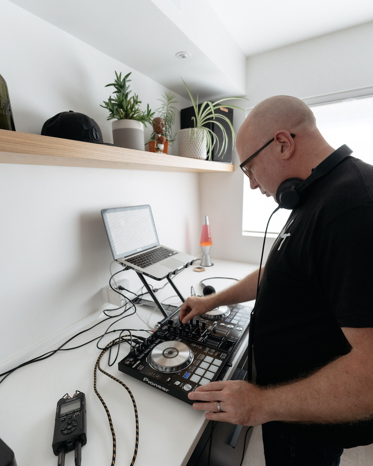 Seattle DJ Gets Storage-Filled Basement Studio With Custom Closet