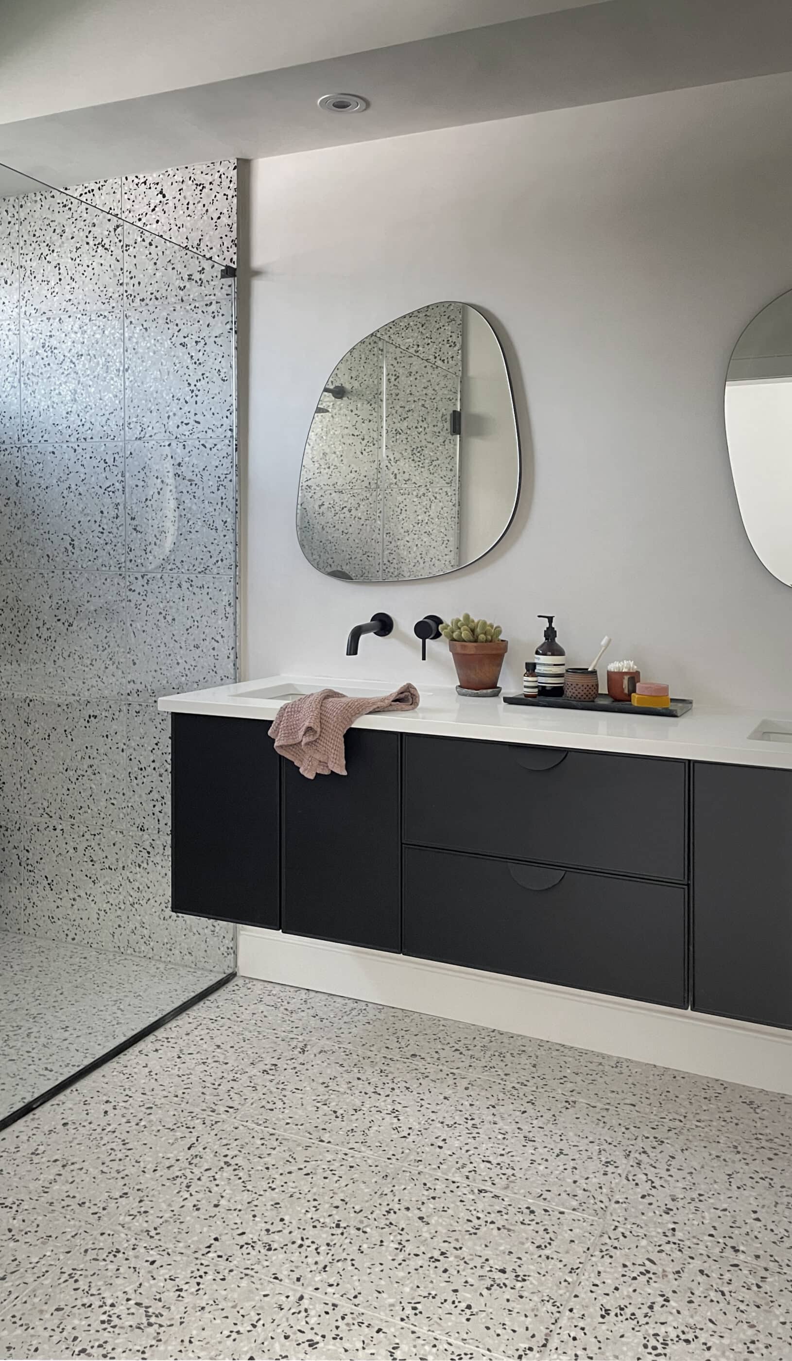 A Mom-Daughter Duo Fixed Up This Philadelphia Fixer-Upper - SemiStories